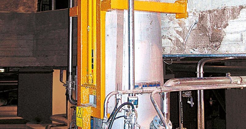 Mesure du niveau de la pâte à papier dans la colonne montante de la ...